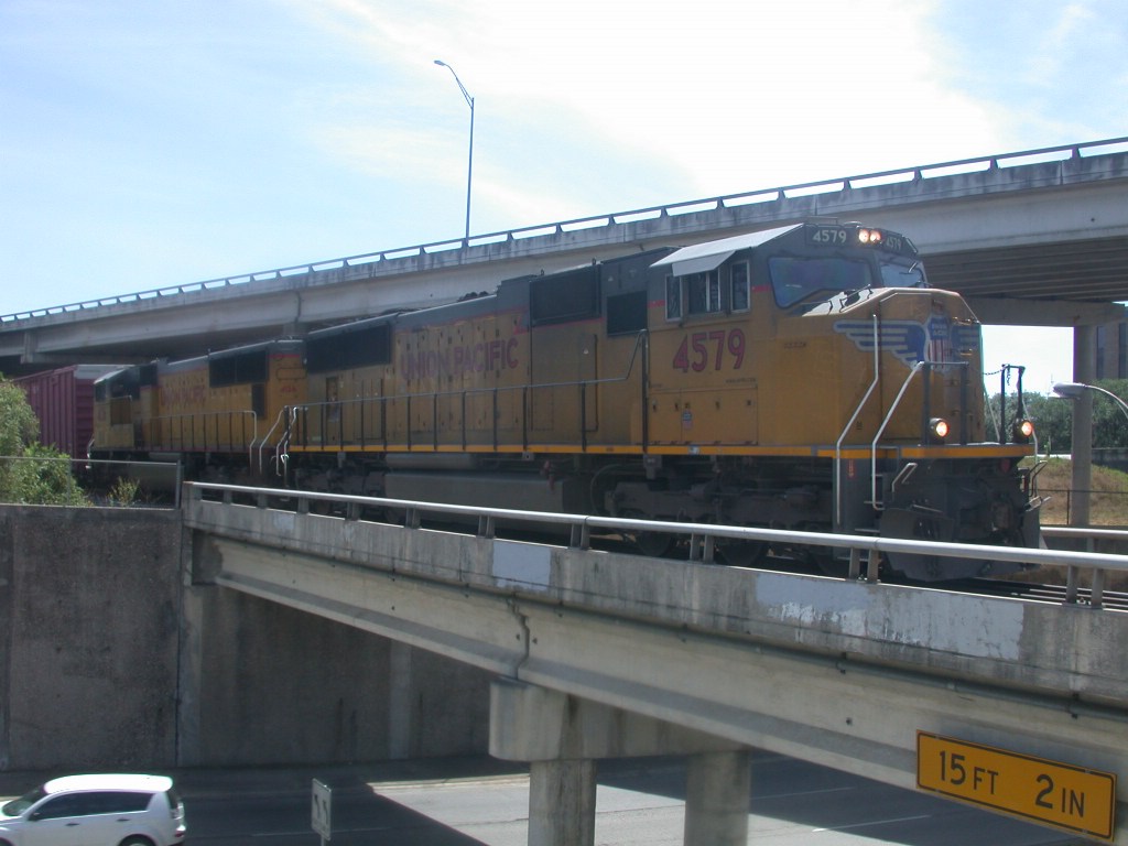 UP 4579 UP 4126 28Jul2008 NB at FM2222 with general merchandise